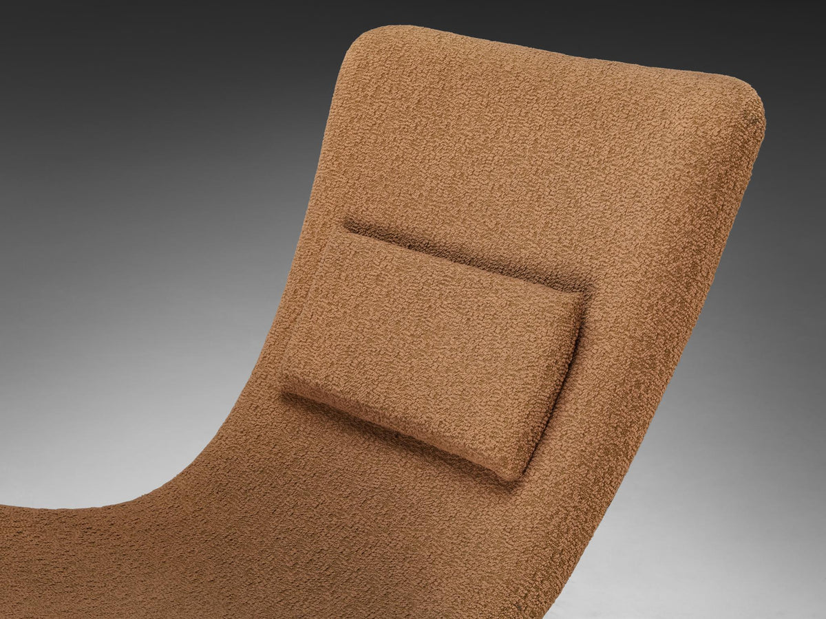 1950s Mid-Century Modern Shell Lounge Chair in Beige Upholstery