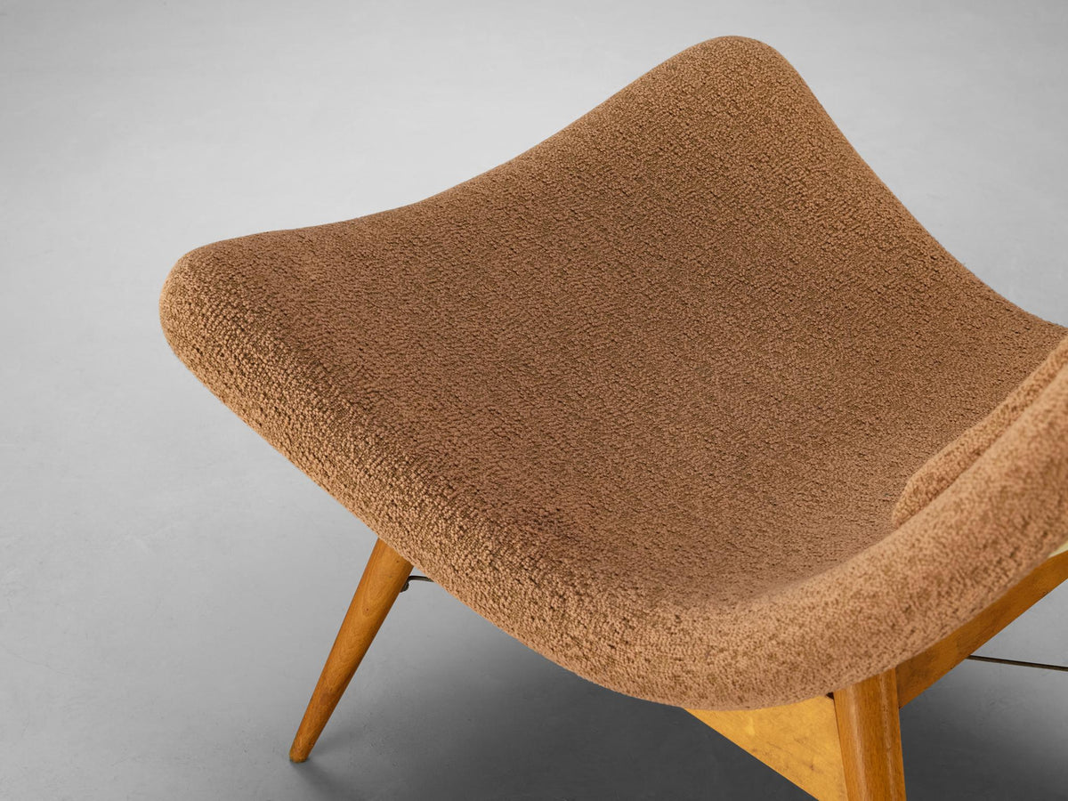 1950s Mid-Century Modern Shell Lounge Chair in Beige Upholstery