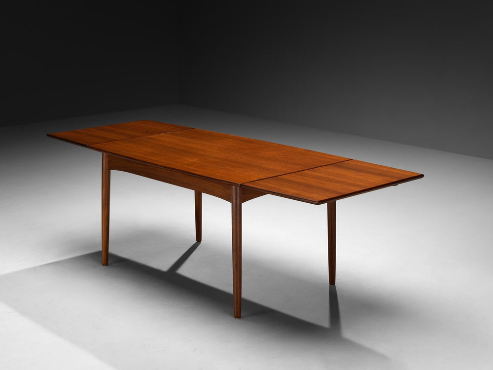 Børge Mogensen for Søborg Møbelfabrik Extendable Dining Table in Teak