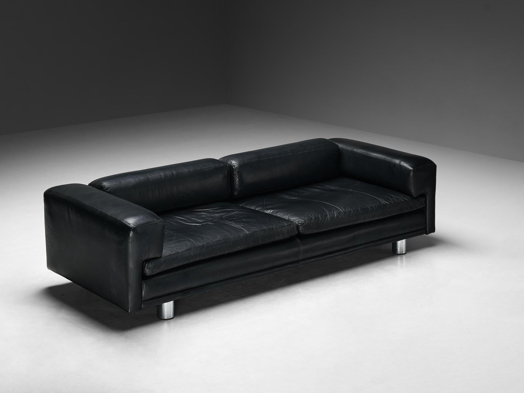 Sofas – Page 2