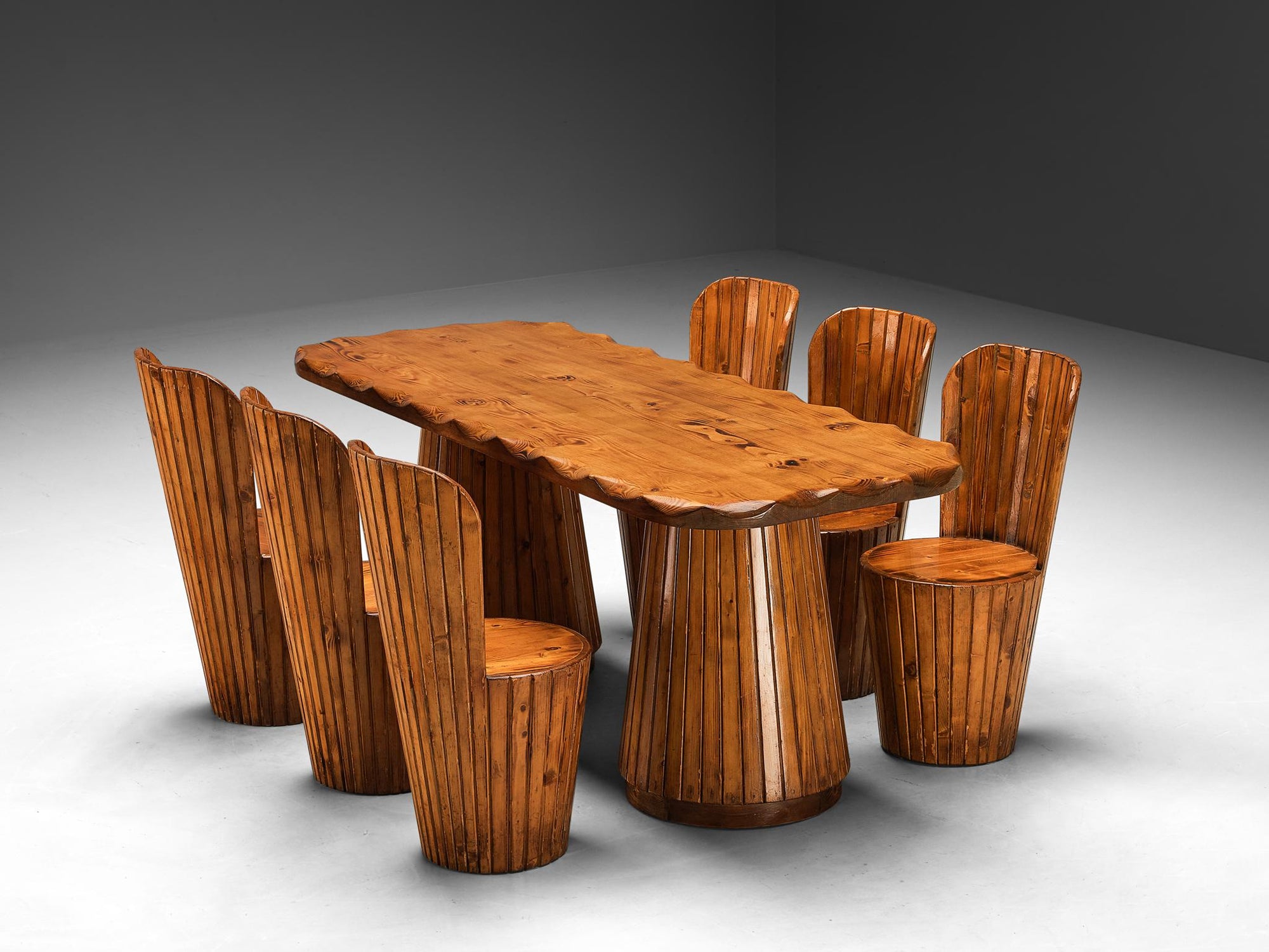 Italian Naturalistic Set of Dining Table and Six Chairs in Pine